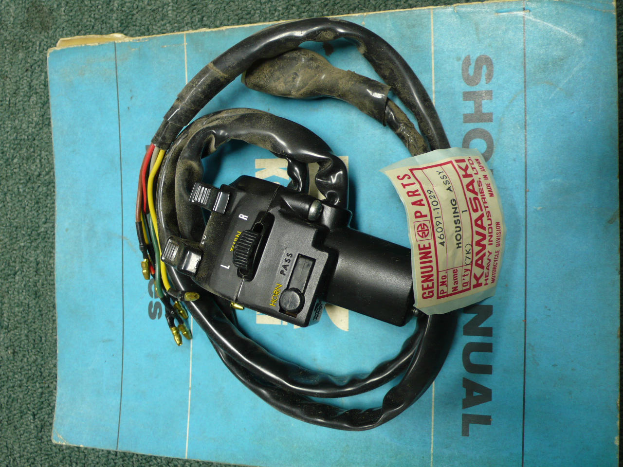 CONTROL HOUSING ASSEMBLY LH [KZ1000-D1,D3] - $475.00 : Vintage Kawasaki ...