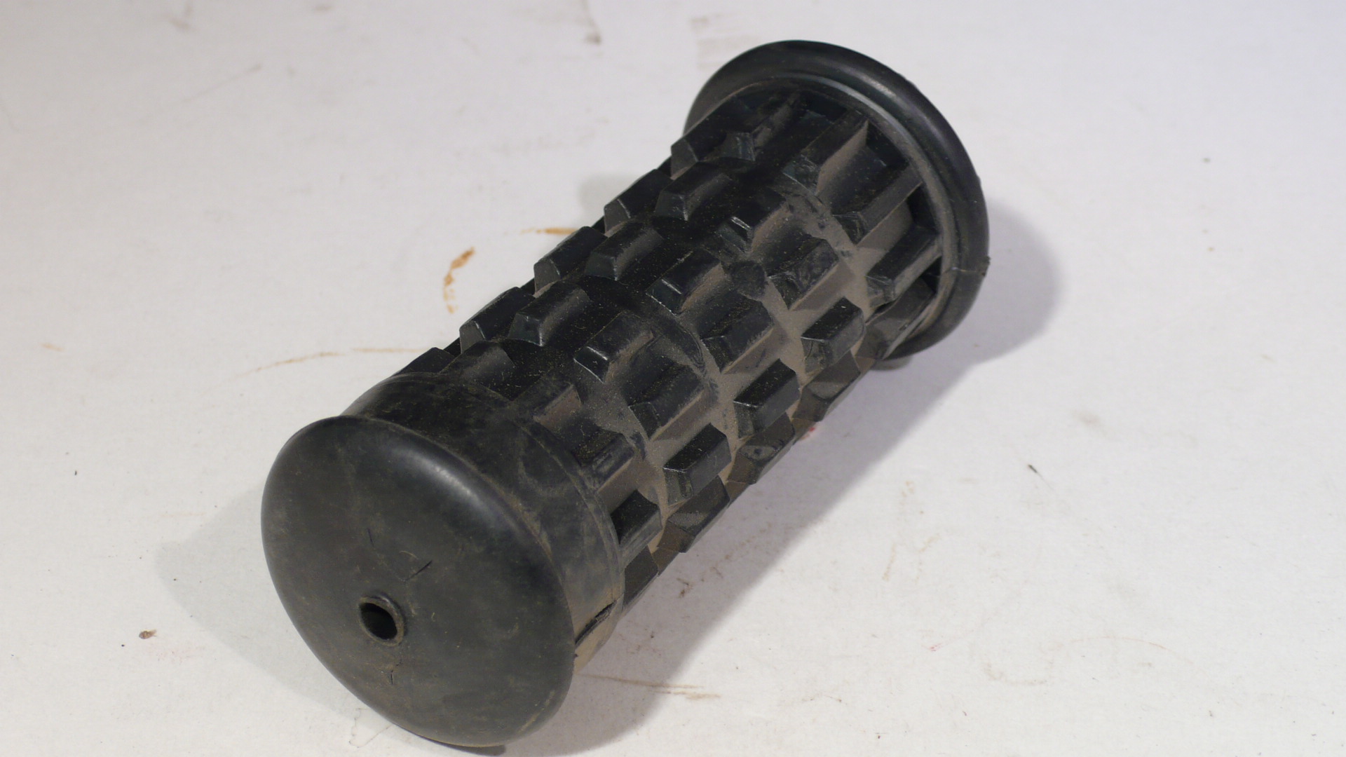 FOOT REST RUBBER SET [H1,B,C] - $39.00 : Vintage Kawasaki, Online Store